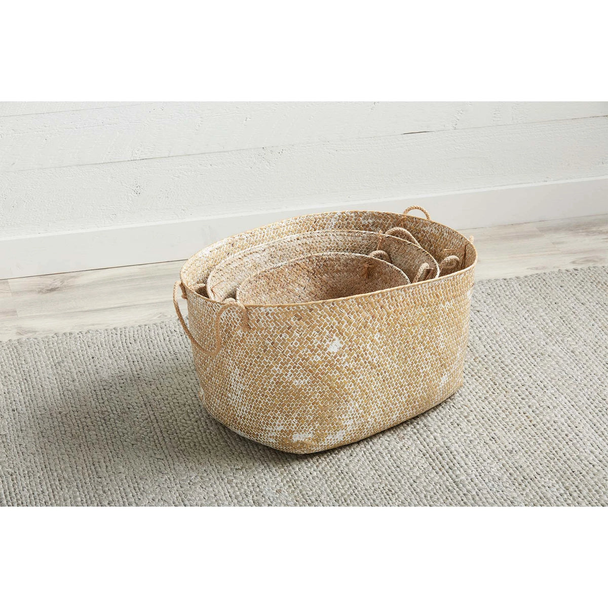 Whitewashed Seagrass Basket – J H McCommons Co.